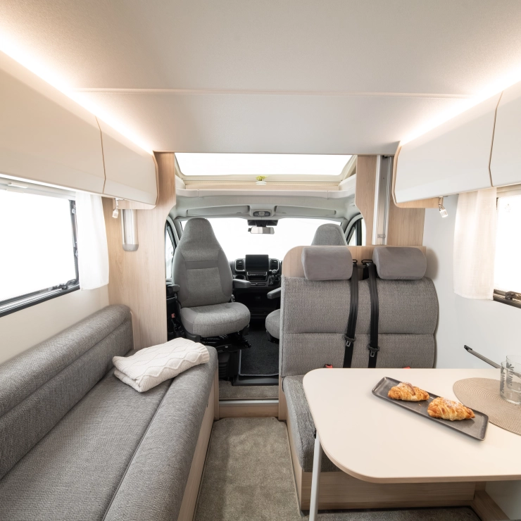 Whirlwind GT 196 | Spacious 6-Berth Motorhome | Elddis